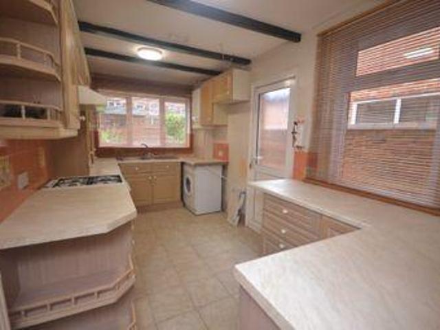 4 Bedrooms Terraced house for rent in Pitcroft Avenue, Earley, Reading RG6