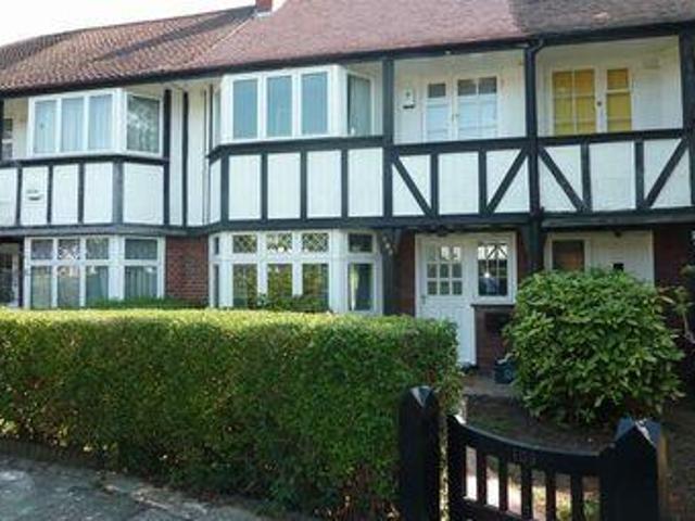 4 Bedrooms Terraced house for rent in Princes Gardens, West Acton W3