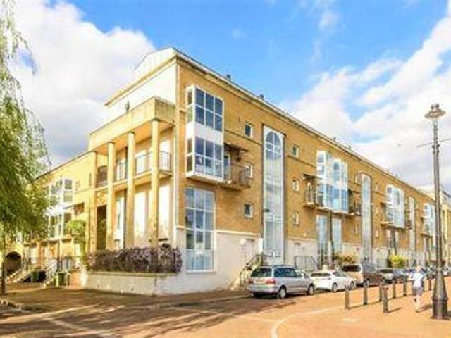 4 Bedrooms Terraced house for rent in Queen Of Denmark Court, Greenland Docks SE16