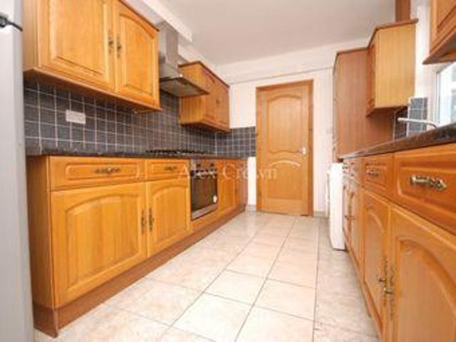 4 Bedrooms Terraced house for rent in Queens Road, London N11