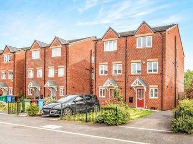 4 Bedrooms Terraced house for rent in Quilter Grove, Manchester M9