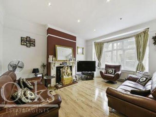 4 Bedrooms Terraced house for rent in Ribblesdale Road, London SW16