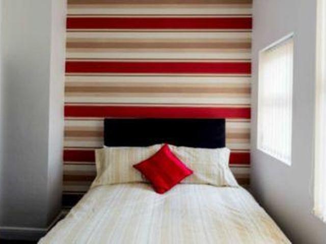 4 Bedrooms Terraced house for rent in Romney Street, Salford M6