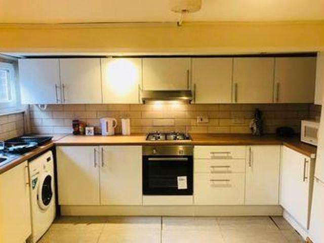 4 Bedrooms Terraced house for rent in Royal Park Avenue, Leeds LS6