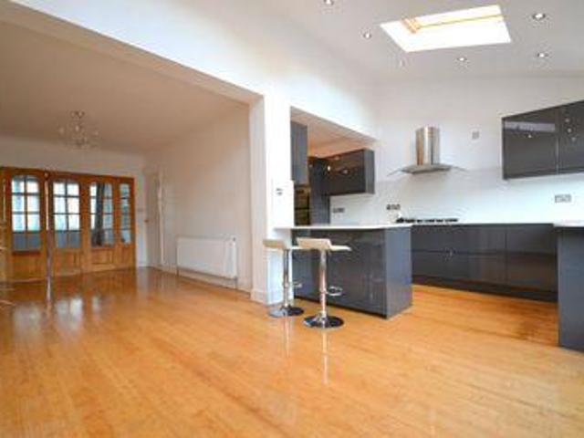 4 Bedrooms Terraced house for rent in Stafford Road, Wallington SM6