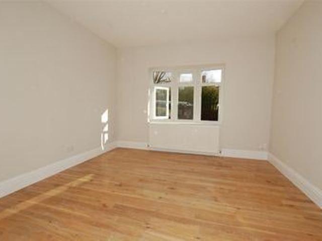 4 Bedrooms Terraced house for rent in Sudbury Crescent, Bromley, Kent BR1
