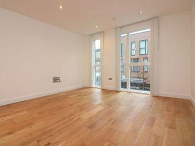 4 Bedrooms Terraced house for rent in Samuel Street, Haggerston E8