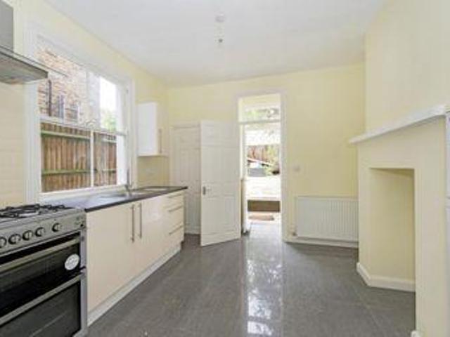 4 Bedrooms Terraced house for rent in Southcroft Road, London SW16