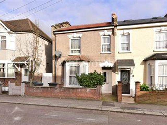 4 Bedrooms Terraced house for rent in Terrick Road, London N22