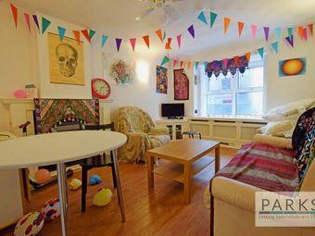 4 Bedrooms Terraced house for rent in Trafalgar Court, Brighton BN1