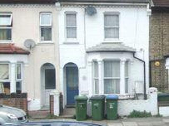 4 Bedrooms Terraced house for rent in Troughton Road, Charlton SE7