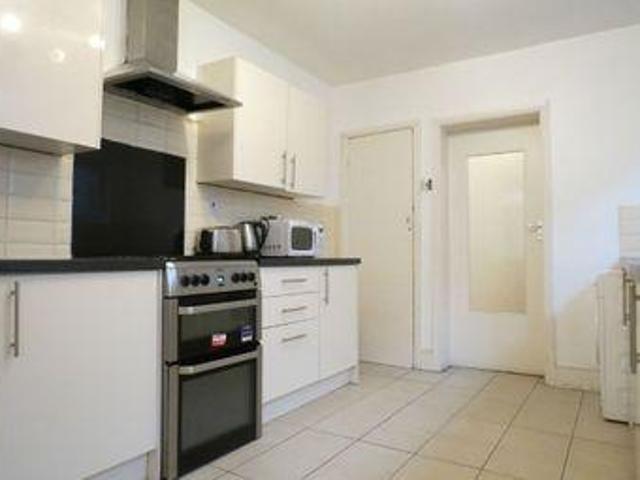 4 Bedrooms Terraced house for rent in Vicarage Road, Watford, Hertfordshire WD18