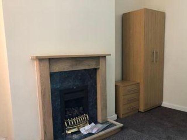 4 Bedrooms Terraced house for rent in Whitehead Lane, Huddersfield HD4