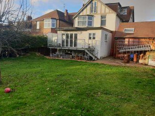 4 Bedrooms Terraced house for rent in Wilbury Crescent, Hove, East Sussex BN3