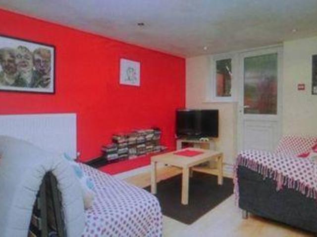 4 Bedrooms Terraced house for rent in Winston Gardens, Leeds, Headingley LS6