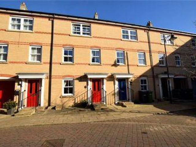 4 Bedrooms Terraced house for sale in Massingham Drive, Earls Colne, Colchester CO6