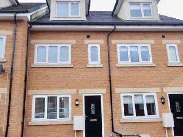 4 Bedrooms Terraced house for sale in Moorcroft Gardens, Bolton BL2