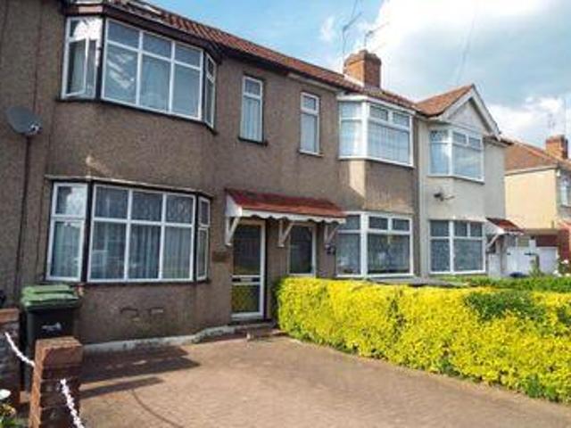 4 Bedrooms Terraced house for sale in Aylands Road, Enfield EN3