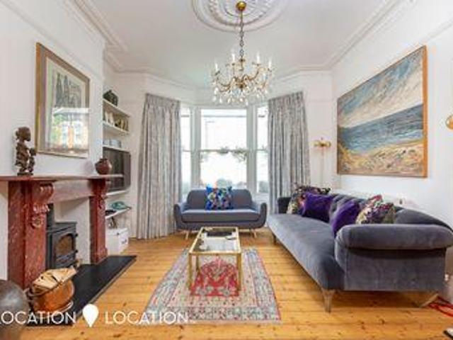 4 Bedrooms Terraced house for sale in Alkham Road, London N16