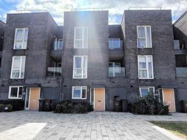 4 Bedrooms Terraced house for sale in Barking, Essex, United Kingdom IG11