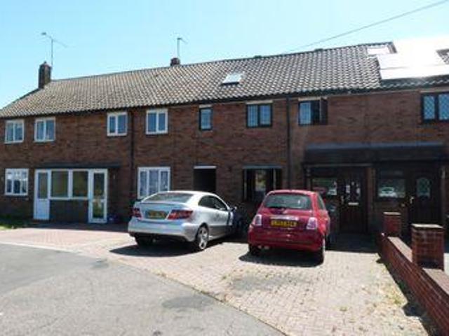 4 Bedrooms Terraced house for sale in Beechfield Walk, Waltham Abbey EN9