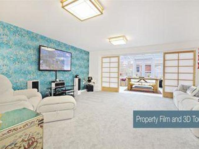 4 Bedrooms Terraced house for sale in Berkley Avenue, Hailsham BN27