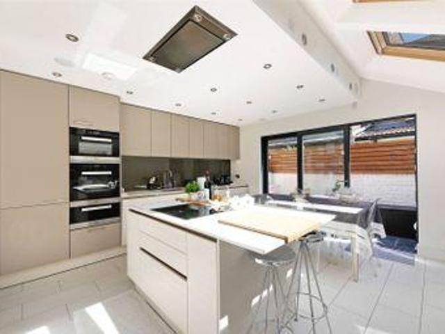 4 Bedrooms Terraced house for sale in Bishops Road, London SW6
