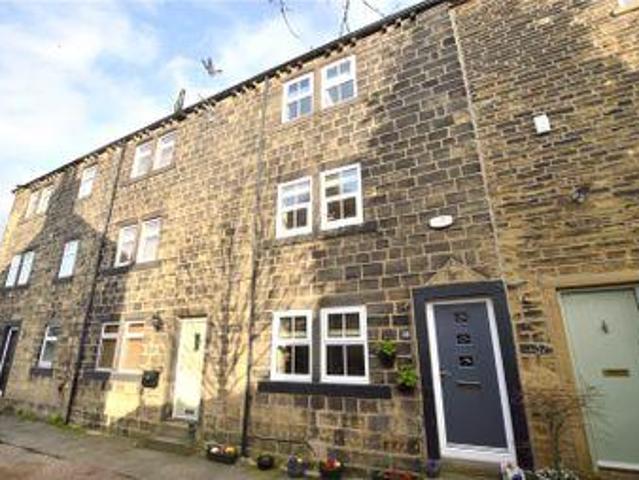 4 Bedrooms Terraced house for sale in Carr Road, Calverley, Pudsey, West Yorkshire LS28