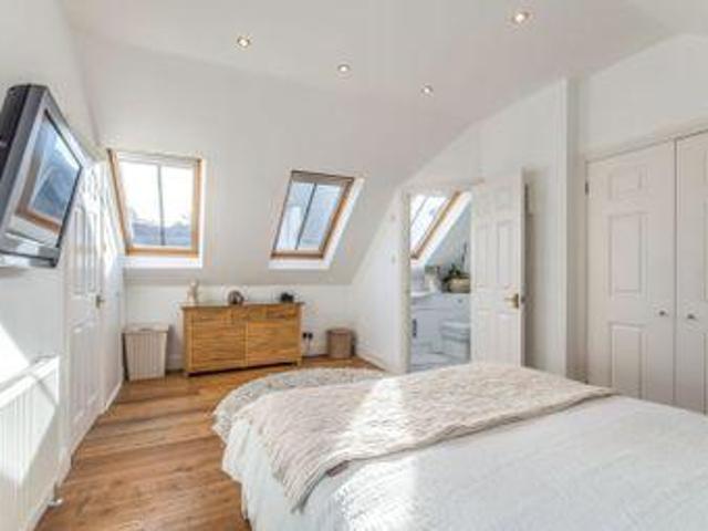 4 Bedrooms Terraced house for sale in College Place, Greenhithe DA9