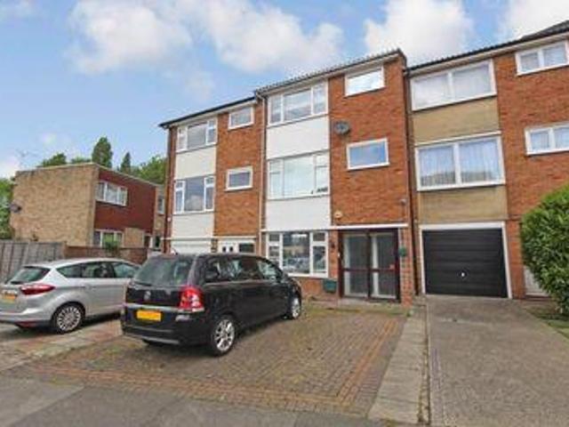 4 Bedrooms Terraced house for sale in Copperfield Gardens, Brentwood, Essex CM14