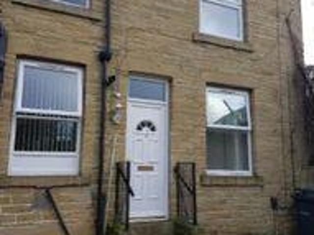 4 Bedrooms Terraced house for sale in Fearnsides Street, Bradford, West Yorkshire BD8