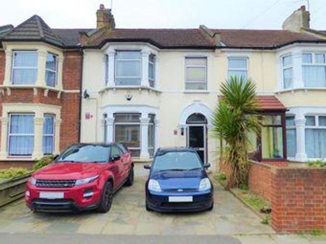 4 Bedrooms Terraced house for sale in Gordon Road, Ilford IG1