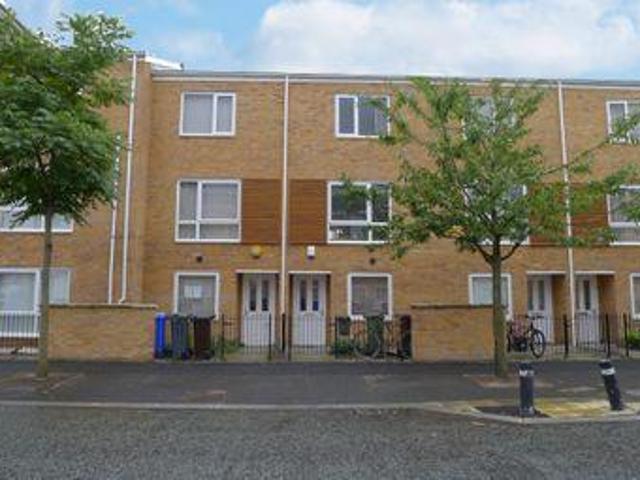4 Bedrooms Terraced house for sale in Greengage, Manchester M13