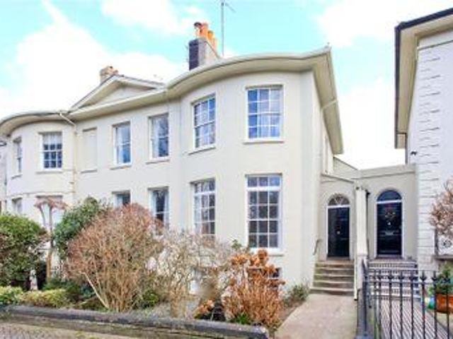4 Bedrooms Terraced house for sale in Hanover Crescent, Brighton, East Sussex BN2