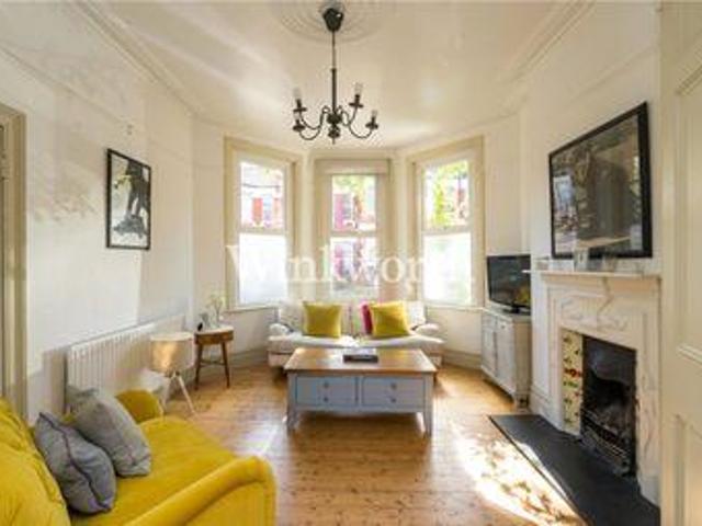 4 Bedrooms Terraced house for sale in Hewitt Road, Harrin N8