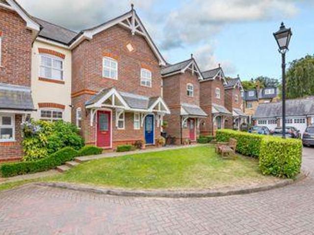 4 Bedrooms Terraced house for sale in Kingsclere Place, Enfield EN2