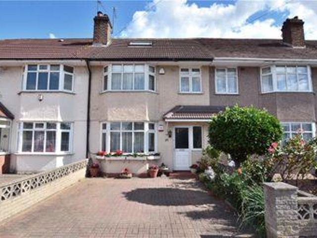 4 Bedrooms Terraced house for sale in Lees Road, Hillingdon, Middx UB8