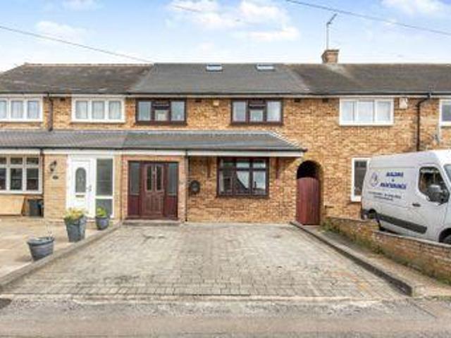 4 Bedrooms Terraced house for sale in Penzance Road, Romford RM3
