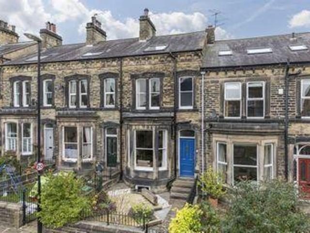 4 Bedrooms Terraced house for sale in Queens Terrace, Otley LS21