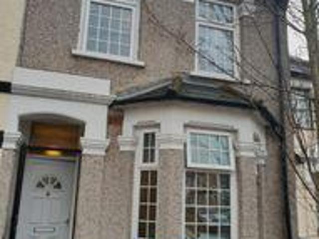 4 Bedrooms Terraced house for sale in Reginal Road, Stratford E7
