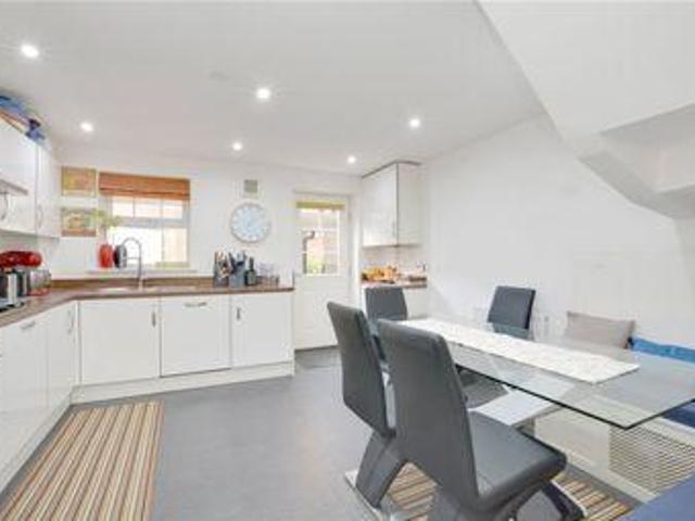 4 Bedrooms Terraced house for sale in Renwick Drive, Bromley BR2