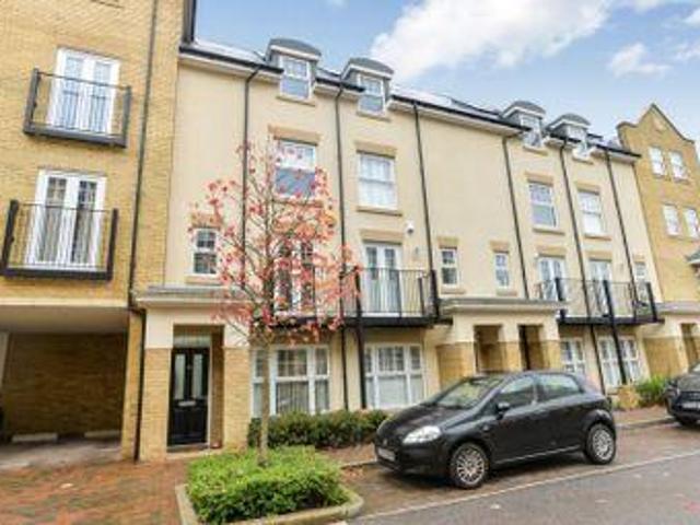 4 Bedrooms Terraced house for sale in Renwick Drive, Bromley BR2