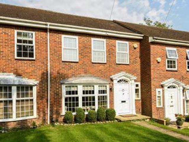 4 Bedrooms Terraced house for sale in Rising Hill Close, Northwood HA6