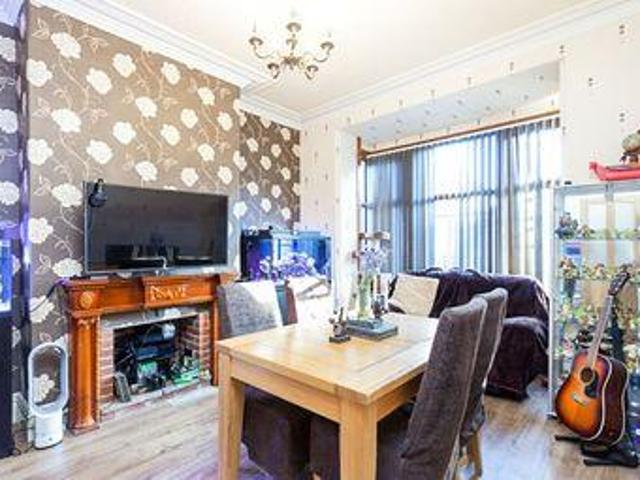 4 Bedrooms Terraced house for sale in Turncroft Road, Darwen BB3