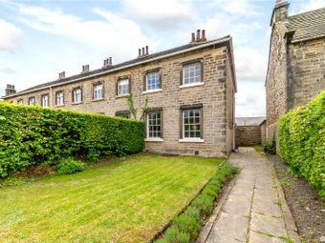 4 Bedrooms Terraced house for sale in The Avenue, Harewood, Leeds, West Yorkshire LS17