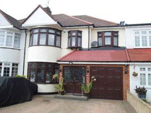 4 Bedrooms Terraced house for sale in Wensleydale Avenue, Ilford IG5