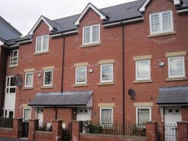 4 Bedrooms Town house for rent in Chorlton Road, Manchester M15