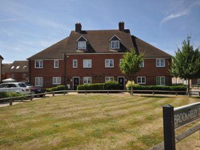 4 Bedrooms Town house for rent in Brookfield Drive, Horley RH6
