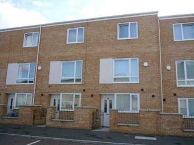 4 Bedrooms Town house for rent in Haymarket Street, Plymouth Grove, Manchester M13