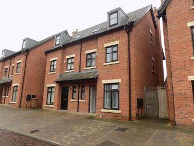 4 Bedrooms Town house for rent in Old Boatyard Lane, Worsley, Manchester M28